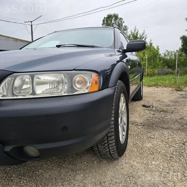 Blue Volvo XC70 2005 in Riga, with an engine capacity of 2.40 L and mileage of 290 thousand km for 4350 €, photo 10 on AUTOMOTO.COM.LV