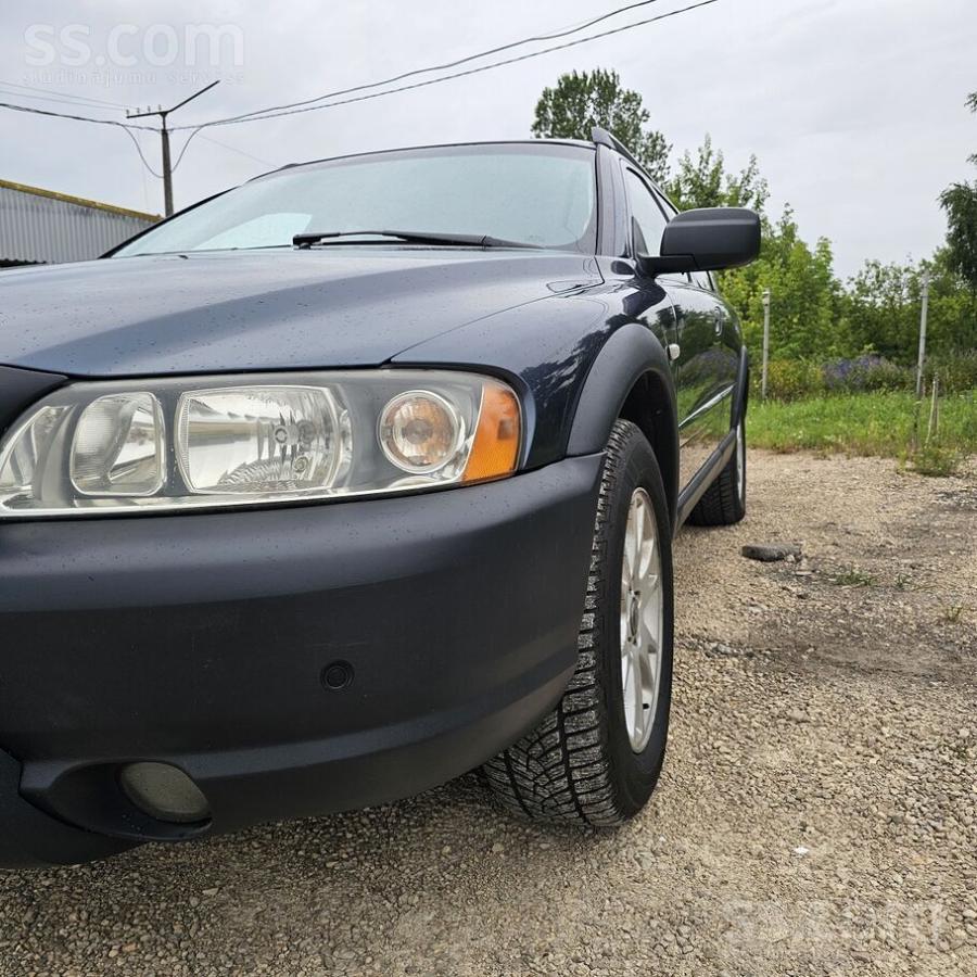 Zils Volvo XC70 2005 Rīga, ar dzinēja tilpumu 2.40 L un nobraukumu 290 tūkst. km par 4350 €, foto 11 vietnē AUTOMOTO.COM.LV