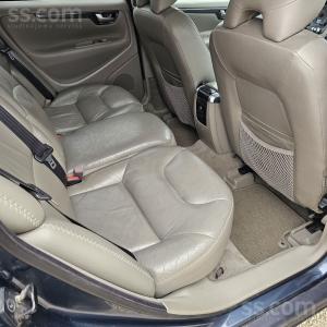 Zils Volvo XC70 2005 Rīga, ar dzinēja tilpumu 2.40 L un nobraukumu 290 tūkst. km par 4350 €, foto 15 vietnē AUTOMOTO.COM.LV