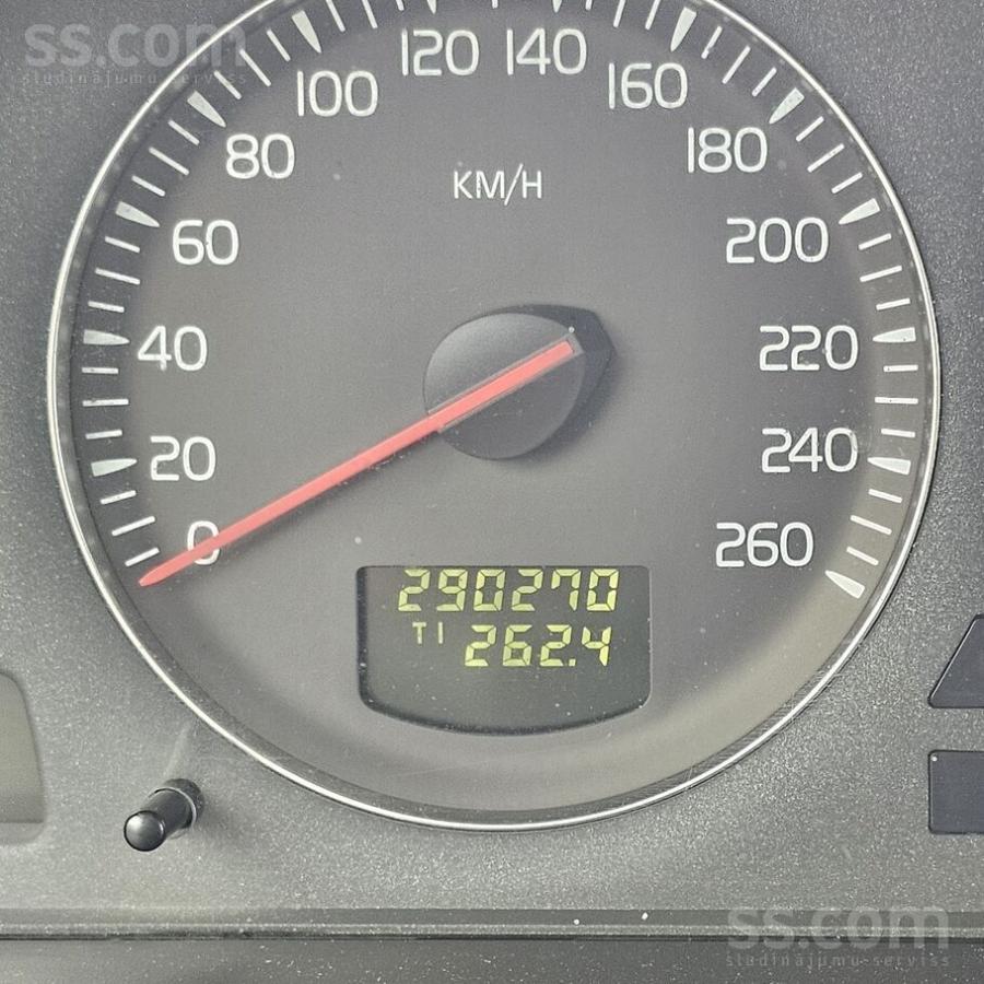 Zils Volvo XC70 2005 Rīga, ar dzinēja tilpumu 2.40 L un nobraukumu 290 tūkst. km par 4350 €, foto 21 vietnē AUTOMOTO.COM.LV