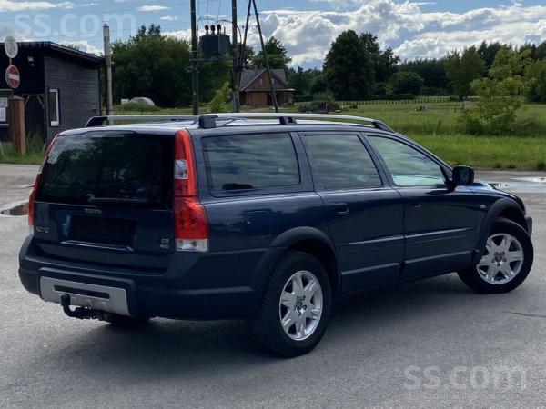 Blue Volvo XC70 2005 in Riga, with an engine capacity of 2.40 L and mileage of 341 thousand km for 4500 €, photo 9 on AUTOMOTO.COM.LV