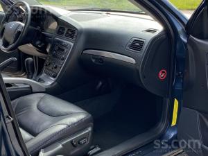 Zils Volvo XC70 2005 Rīga, ar dzinēja tilpumu 2.40 L un nobraukumu 341 tūkst. km par 4500 €, foto 21 vietnē AUTOMOTO.COM.LV