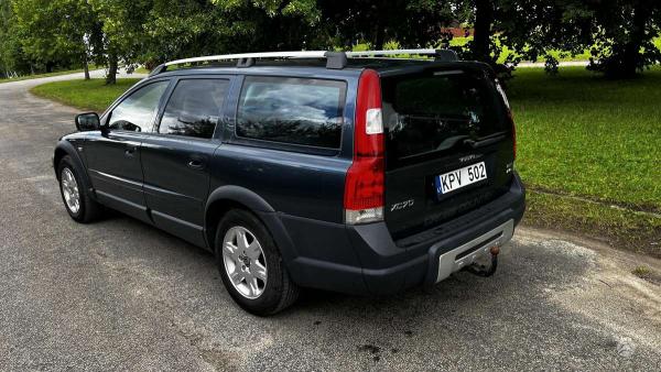 Zils Volvo XC70 2005 Šauļi, ar dzinēja tilpumu 2.50 L un nobraukumu 365 tūkst. km par 2800 €, foto 5 vietnē AUTOMOTO.COM.LV