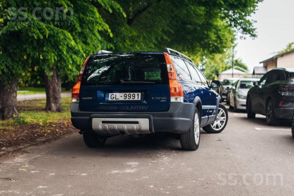 Zils Volvo XC70 2005 Rīga, ar dzinēja tilpumu 2.40 L un nobraukumu 445 tūkst. km par 3950 €, foto 4 vietnē AUTOMOTO.COM.LV