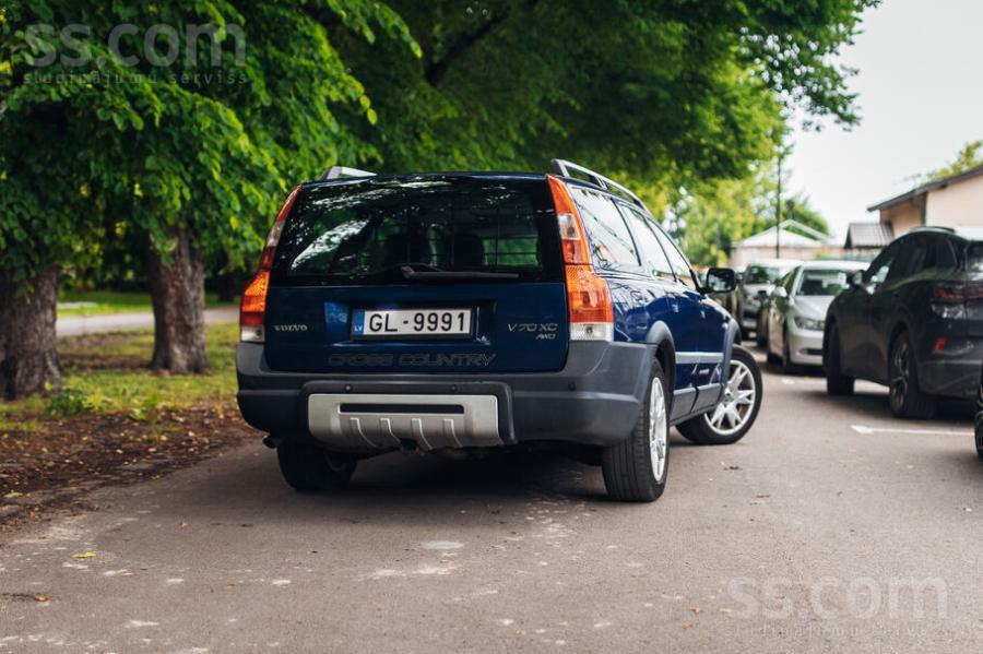 Zils Volvo XC70 2005 Rīga, ar dzinēja tilpumu 2.40 L un nobraukumu 445 tūkst. km par 3950 €, foto 5 vietnē AUTOMOTO.COM.LV