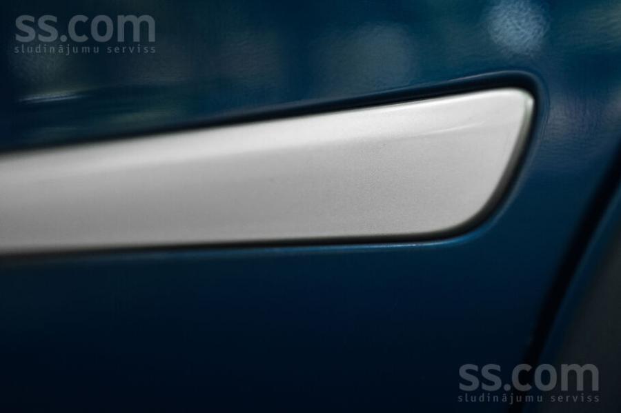 Zils Volvo XC70 2005 Rīga, ar dzinēja tilpumu 2.40 L un nobraukumu 445 tūkst. km par 3950 €, foto 22 vietnē AUTOMOTO.COM.LV