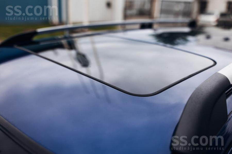 Zils Volvo XC70 2005 Rīga, ar dzinēja tilpumu 2.40 L un nobraukumu 445 tūkst. km par 3950 €, foto 24 vietnē AUTOMOTO.COM.LV
