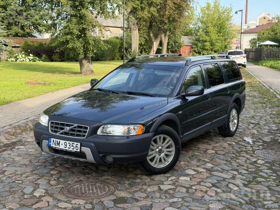 Синий Вольво ХС70 2005 в Елгава, объемом двигателя 2.40 л и пробегом 323 тыс. км за 3800 €, фото 1 на AUTOMOTO.COM.LV