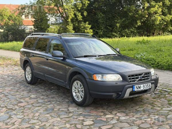 Синий Вольво ХС70 2005 в Елгава, объемом двигателя 2.40 л и пробегом 323 тыс. км за 3800 €, фото 2 на AUTOMOTO.COM.LV