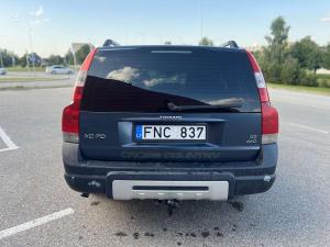 Blue Volvo XC70 2005 in Ukmerge, with an engine capacity of 2.40 L and mileage of 325 thousand km for 2250 €, photo 7 on AUTOMOTO.COM.LV