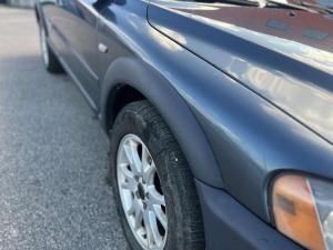Blue Volvo XC70 2005 in Ukmerge, with an engine capacity of 2.40 L and mileage of 325 thousand km for 2250 €, photo 12 on AUTOMOTO.COM.LV