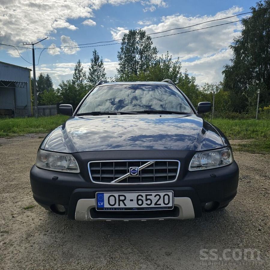 Zils Volvo XC70 2005 Rīga, ar dzinēja tilpumu 2.40 L un nobraukumu 325 tūkst. km par 4450 €, foto 3 vietnē AUTOMOTO.COM.LV