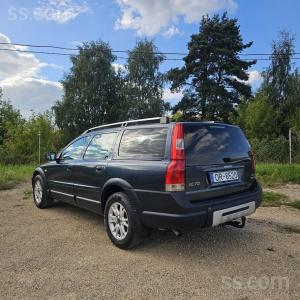 Zils Volvo XC70 2005 Rīga, ar dzinēja tilpumu 2.40 L un nobraukumu 325 tūkst. km par 4450 €, foto 5 vietnē AUTOMOTO.COM.LV