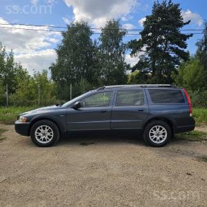 Zils Volvo XC70 2005 Rīga, ar dzinēja tilpumu 2.40 L un nobraukumu 325 tūkst. km par 4450 €, foto 9 vietnē AUTOMOTO.COM.LV