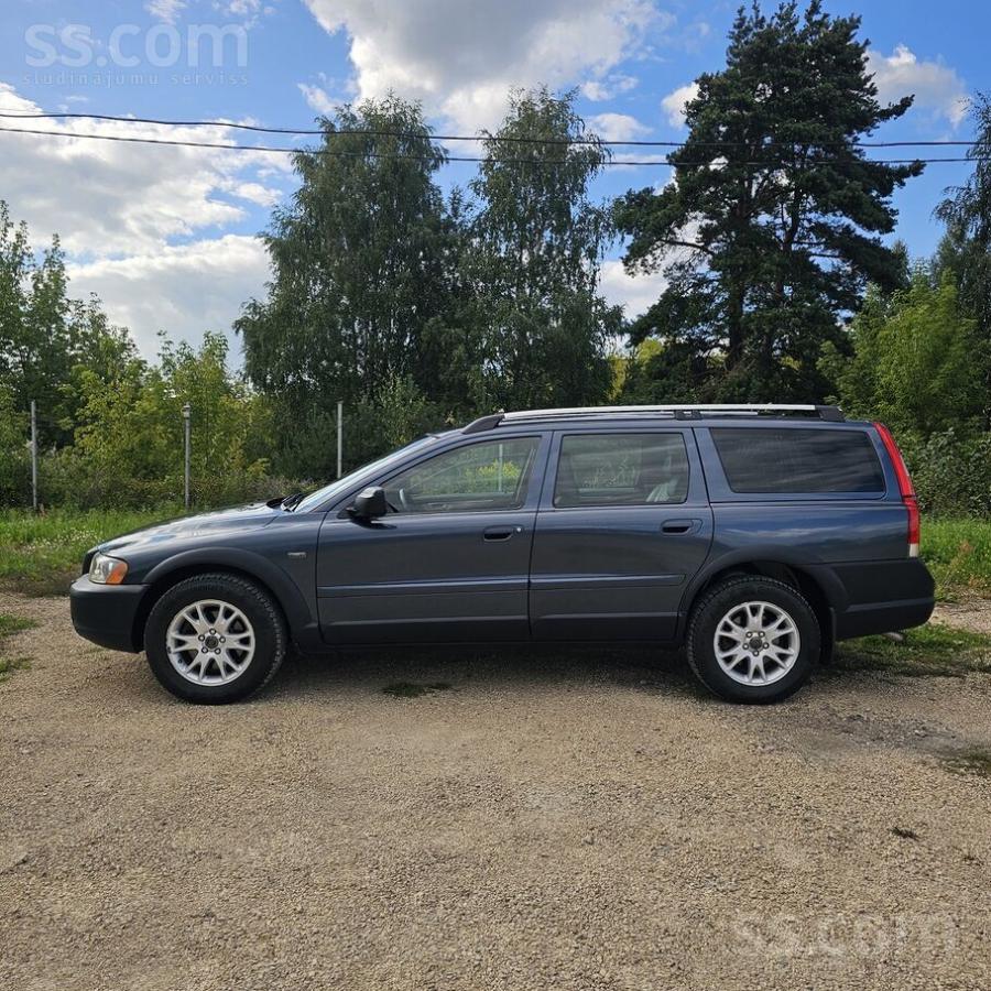 Zils Volvo XC70 2005 Rīga, ar dzinēja tilpumu 2.40 L un nobraukumu 325 tūkst. km par 4450 €, foto 9 vietnē AUTOMOTO.COM.LV