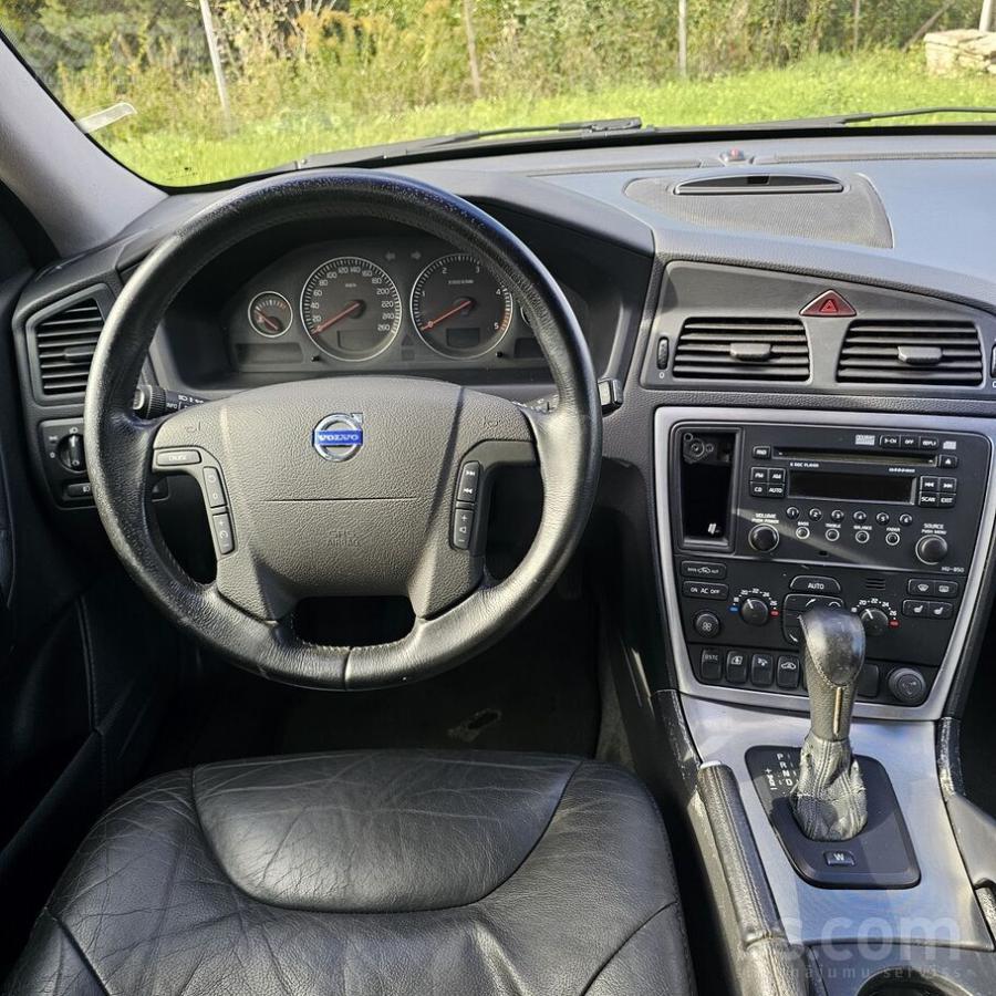 Zils Volvo XC70 2005 Rīga, ar dzinēja tilpumu 2.40 L un nobraukumu 325 tūkst. km par 4450 €, foto 16 vietnē AUTOMOTO.COM.LV