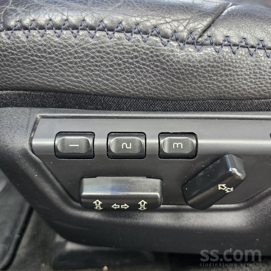 Zils Volvo XC70 2005 Rīga, ar dzinēja tilpumu 2.40 L un nobraukumu 325 tūkst. km par 4450 €, foto 22 vietnē AUTOMOTO.COM.LV