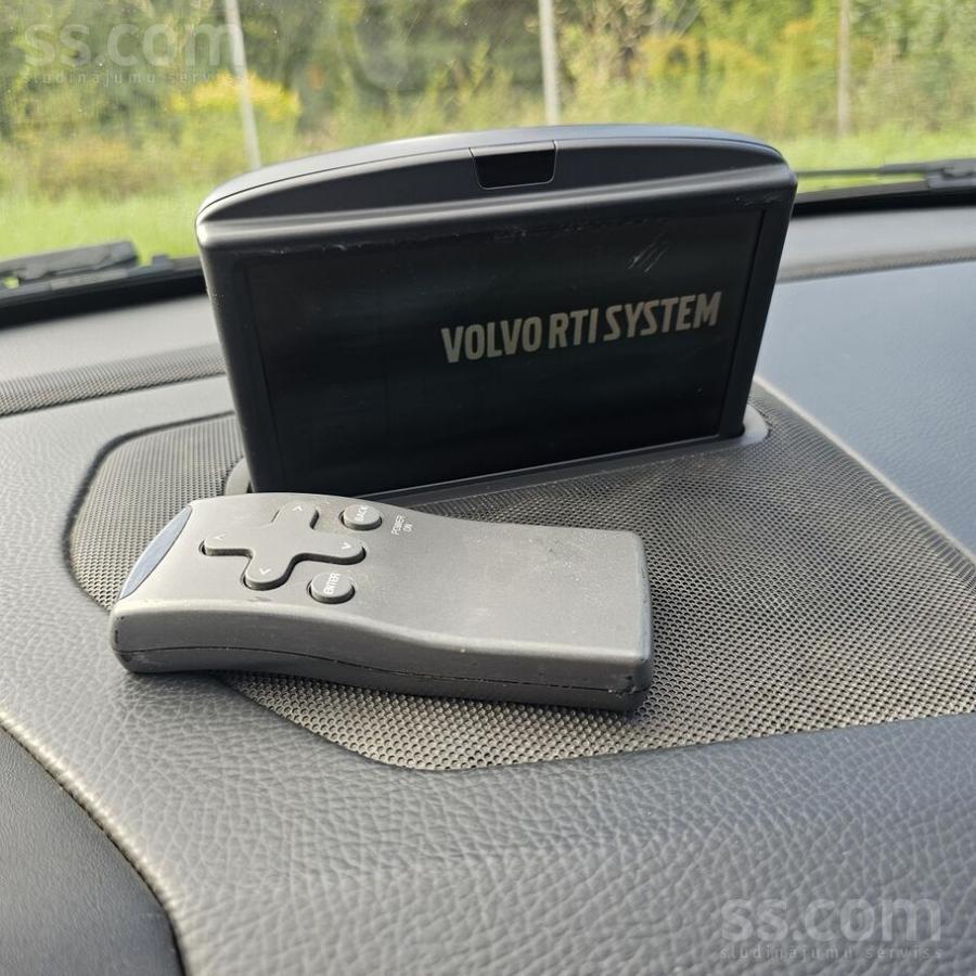 Zils Volvo XC70 2005 Rīga, ar dzinēja tilpumu 2.40 L un nobraukumu 325 tūkst. km par 4450 €, foto 23 vietnē AUTOMOTO.COM.LV