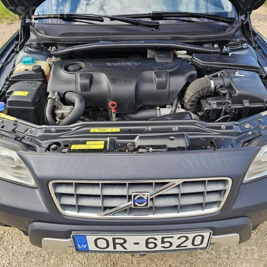 Zils Volvo XC70 2005 Rīga, ar dzinēja tilpumu 2.40 L un nobraukumu 325 tūkst. km par 4450 €, foto 24 vietnē AUTOMOTO.COM.LV