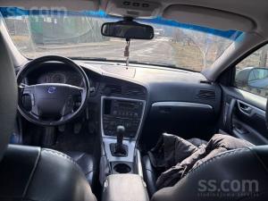 Blue Volvo XC70 2005 in Riga, with an engine capacity of 2.50 L and mileage of 312 thousand km for 4000 €, photo 6 on AUTOMOTO.COM.LV