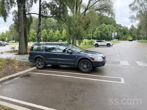 Blue Volvo XC70 2005 in Riga, with an engine capacity of 2.50 L and mileage of 312 thousand km for 4000 €, photo 9 on AUTOMOTO.COM.LV