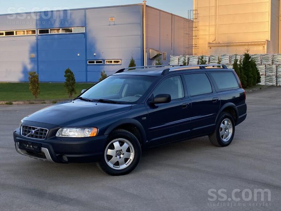 Blue Volvo XC70 2005 in Riga, with an engine capacity of 2.40 L and mileage of 342 thousand km for 4750 €, photo 1 on AUTOMOTO.COM.LV