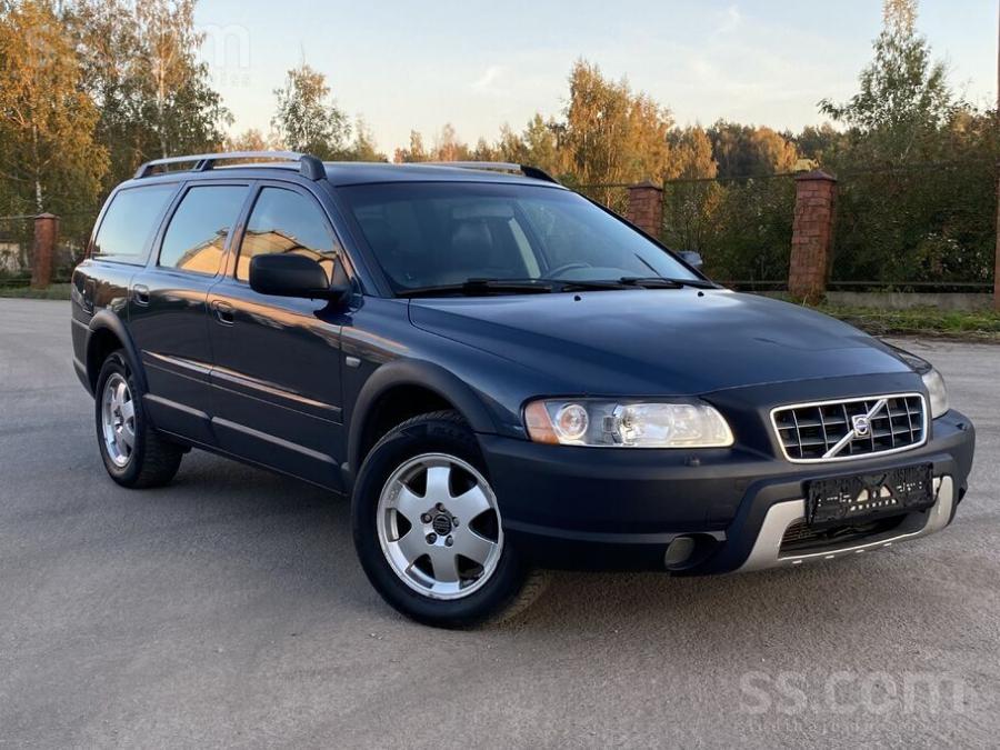 Blue Volvo XC70 2005 in Riga, with an engine capacity of 2.40 L and mileage of 342 thousand km for 4750 €, photo 3 on AUTOMOTO.COM.LV