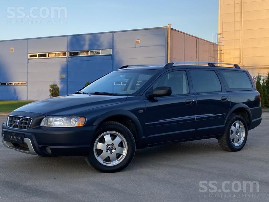 Blue Volvo XC70 2005 in Riga, with an engine capacity of 2.40 L and mileage of 342 thousand km for 4750 €, photo 4 on AUTOMOTO.COM.LV