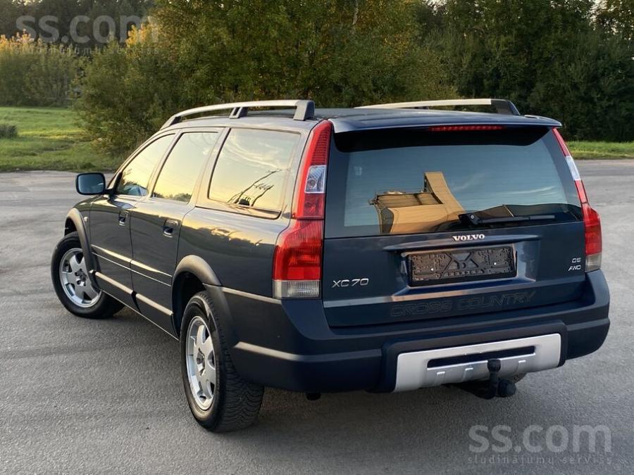 Blue Volvo XC70 2005 in Riga, with an engine capacity of 2.40 L and mileage of 342 thousand km for 4750 €, photo 13 on AUTOMOTO.COM.LV