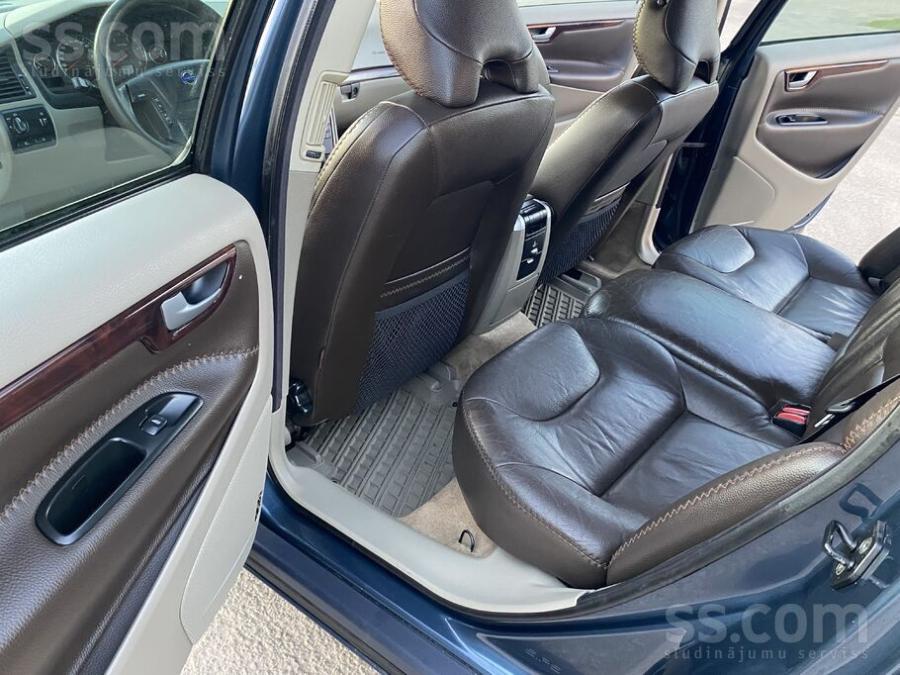 Blue Volvo XC70 2005 in Riga, with an engine capacity of 2.40 L and mileage of 342 thousand km for 4750 €, photo 21 on AUTOMOTO.COM.LV