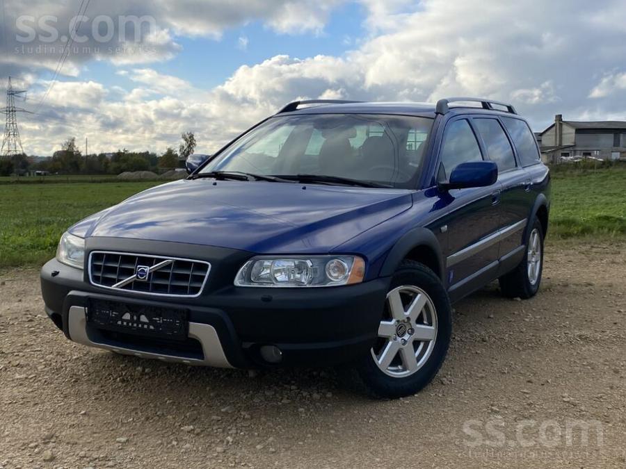 Blue Volvo XC70 2005 in Riga, with an engine capacity of 2.40 L and mileage of 340 thousand km for 3950 €, photo 3 on AUTOMOTO.COM.LV