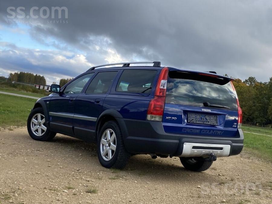 Blue Volvo XC70 2005 in Riga, with an engine capacity of 2.40 L and mileage of 340 thousand km for 3950 €, photo 14 on AUTOMOTO.COM.LV