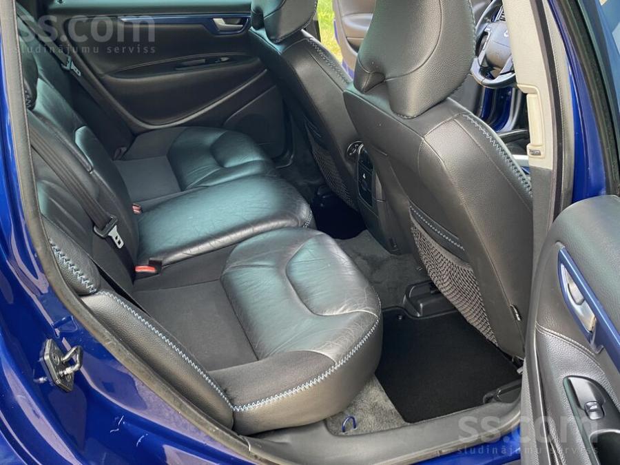 Blue Volvo XC70 2005 in Riga, with an engine capacity of 2.40 L and mileage of 340 thousand km for 3950 €, photo 22 on AUTOMOTO.COM.LV