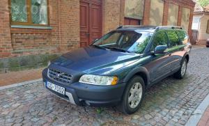 Blue Volvo XC70 2006 in Cesis, with an engine capacity of 2.40 L and mileage of 282 thousand km for 1500 €, photo 1 on AUTOMOTO.COM.LV