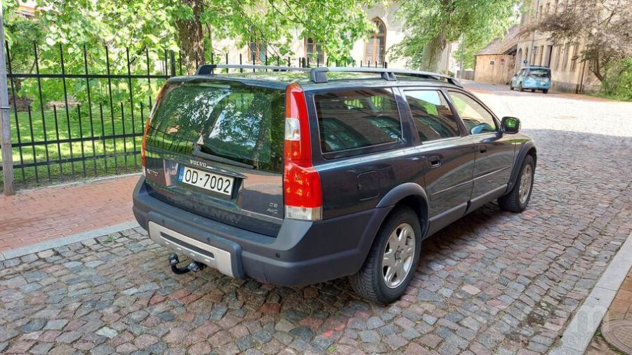 Blue Volvo XC70 2006 in Cesis, with an engine capacity of 2.40 L and mileage of 282 thousand km for 1500 €, photo 4 on AUTOMOTO.COM.LV