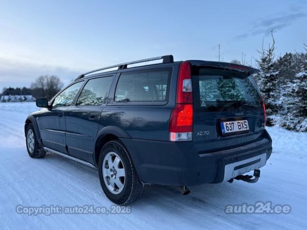 Zils Volvo XC70 2006 Paide, ar dzinēja tilpumu 2.40 L un nobraukumu 298 tūkst. km par 4199 €, foto 4 vietnē AUTOMOTO.COM.LV