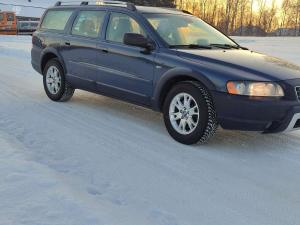 Blue Volvo XC70 2006 in Kelme, with an engine capacity of 2.40 L and mileage of 309 thousand km for 3700 €, photo 2 on AUTOMOTO.COM.LV