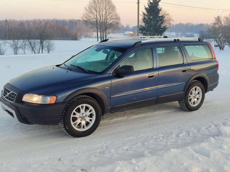 Blue Volvo XC70 2006 in Kelme, with an engine capacity of 2.40 L and mileage of 309 thousand km for 3700 €, photo 3 on AUTOMOTO.COM.LV