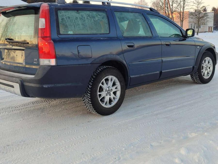 Blue Volvo XC70 2006 in Kelme, with an engine capacity of 2.40 L and mileage of 309 thousand km for 3700 €, photo 5 on AUTOMOTO.COM.LV