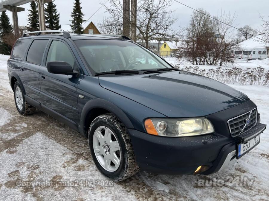 Blue Volvo XC70 2006 in Paide, with an engine capacity of 2.40 L and mileage of 368 thousand km for 3900 €, photo 1 on AUTOMOTO.COM.LV