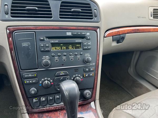 Zils Volvo XC70 2006 Paide, ar dzinēja tilpumu 2.40 L un nobraukumu 368 tūkst. km par 3900 €, foto 11 vietnē AUTOMOTO.COM.LV