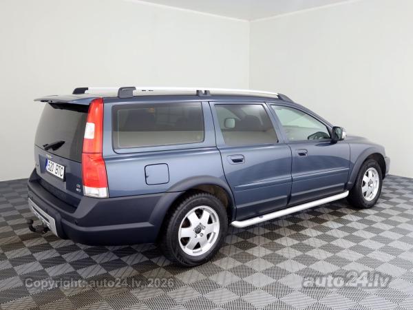 Zils Volvo XC70 2006 Tallina, ar dzinēja tilpumu 2.40 L un nobraukumu 288 tūkst. km par 2199 €, foto 3 vietnē AUTOMOTO.COM.LV