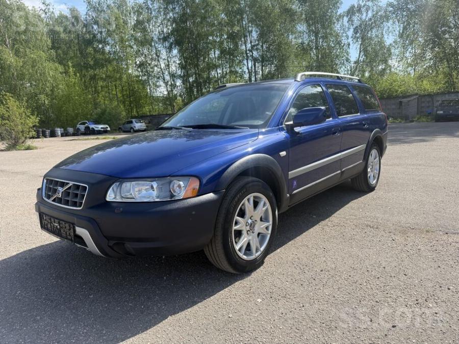 Blue Volvo XC70 2006 in Riga, with an engine capacity of 2.40 L and mileage of 282 thousand km for 4580 €, photo 1 on AUTOMOTO.COM.LV
