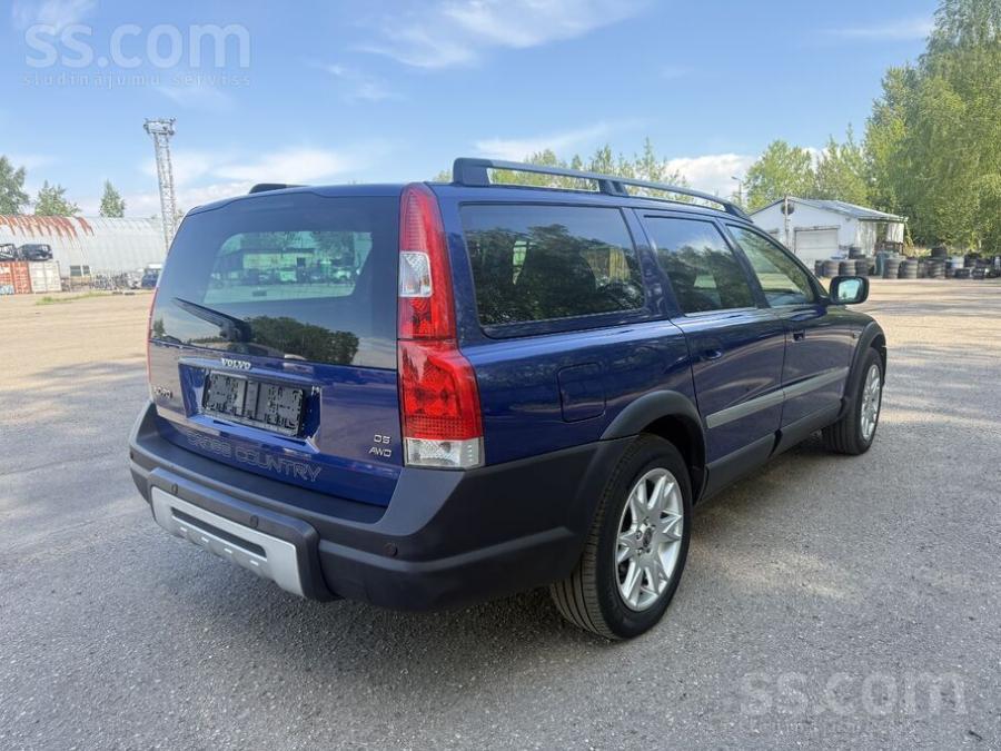 Blue Volvo XC70 2006 in Riga, with an engine capacity of 2.40 L and mileage of 282 thousand km for 4580 €, photo 4 on AUTOMOTO.COM.LV
