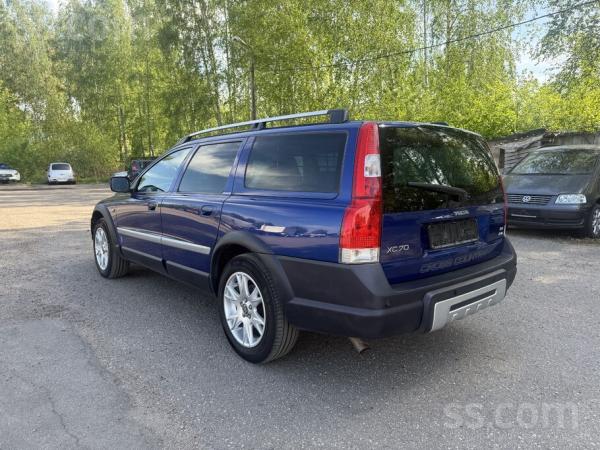 Blue Volvo XC70 2006 in Riga, with an engine capacity of 2.40 L and mileage of 282 thousand km for 4580 €, photo 4 on AUTOMOTO.COM.LV
