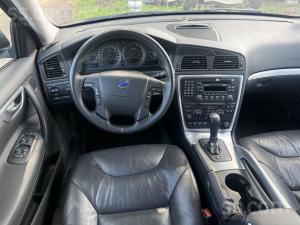Blue Volvo XC70 2006 in Riga, with an engine capacity of 2.40 L and mileage of 282 thousand km for 4580 €, photo 12 on AUTOMOTO.COM.LV