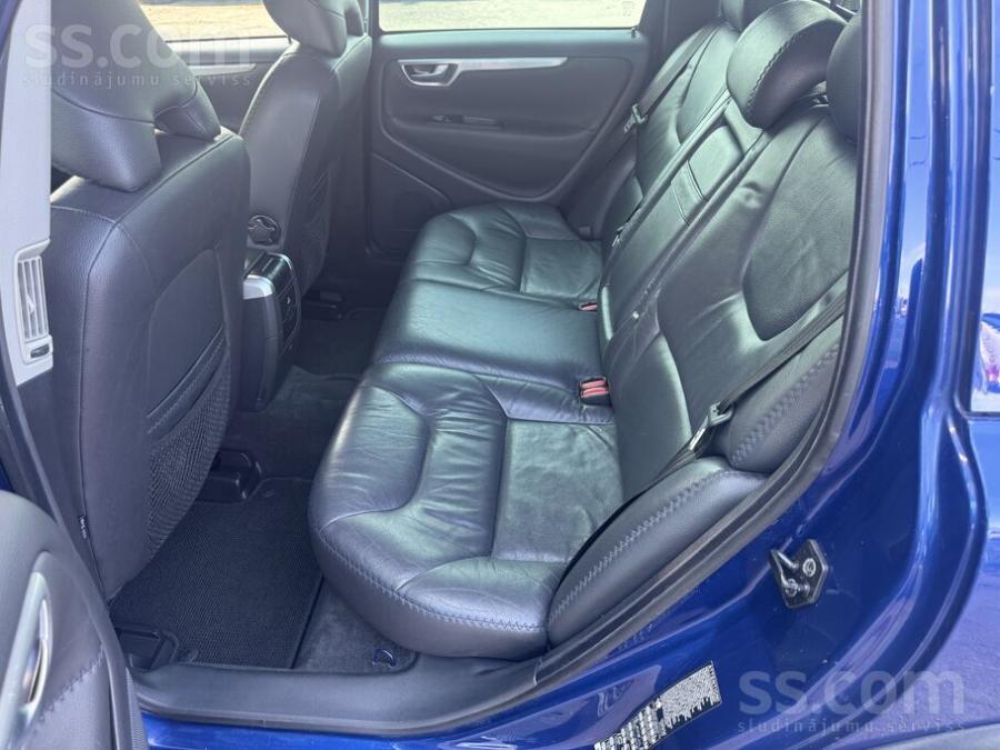 Blue Volvo XC70 2006 in Riga, with an engine capacity of 2.40 L and mileage of 282 thousand km for 4580 €, photo 14 on AUTOMOTO.COM.LV