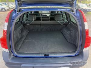 Blue Volvo XC70 2006 in Riga, with an engine capacity of 2.40 L and mileage of 282 thousand km for 4580 €, photo 15 on AUTOMOTO.COM.LV