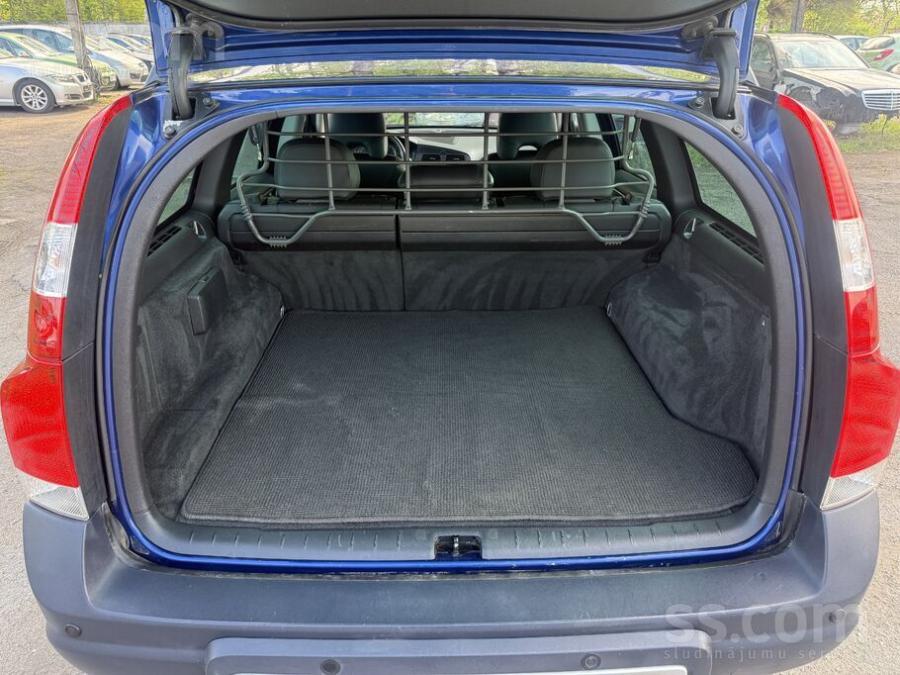 Blue Volvo XC70 2006 in Riga, with an engine capacity of 2.40 L and mileage of 282 thousand km for 4580 €, photo 15 on AUTOMOTO.COM.LV