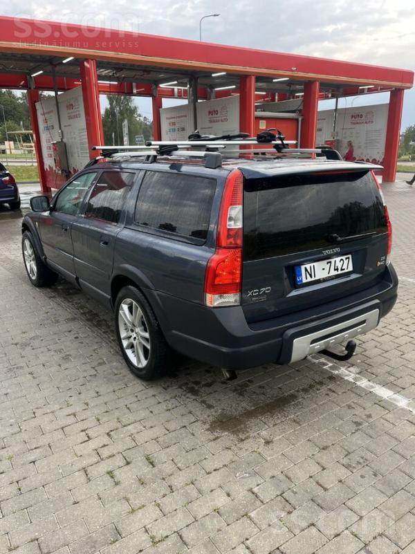 Zils Volvo XC70 2006 Cēsis, ar dzinēja tilpumu 2.40 L un nobraukumu 0 tūkst. km par 4600 €, foto 3 vietnē AUTOMOTO.COM.LV